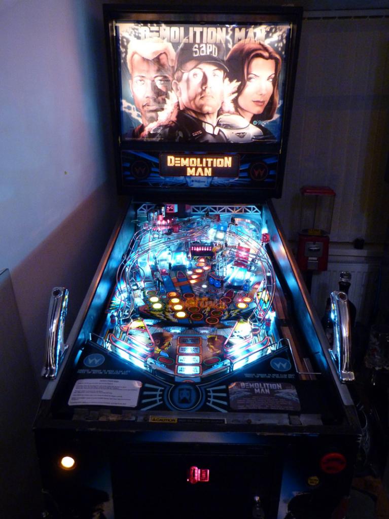 Sold - Demolition Man Pinball Machine | Pinball info